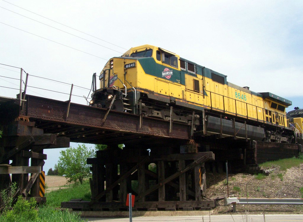 CNW 8646 leads MPRVP west